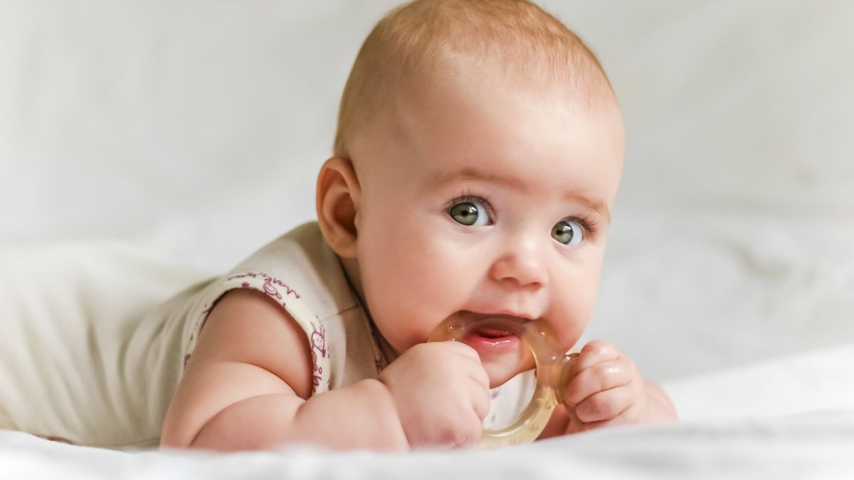 Primeros dientes del bebé ¿Qué hacer ante la dentición infantil ...